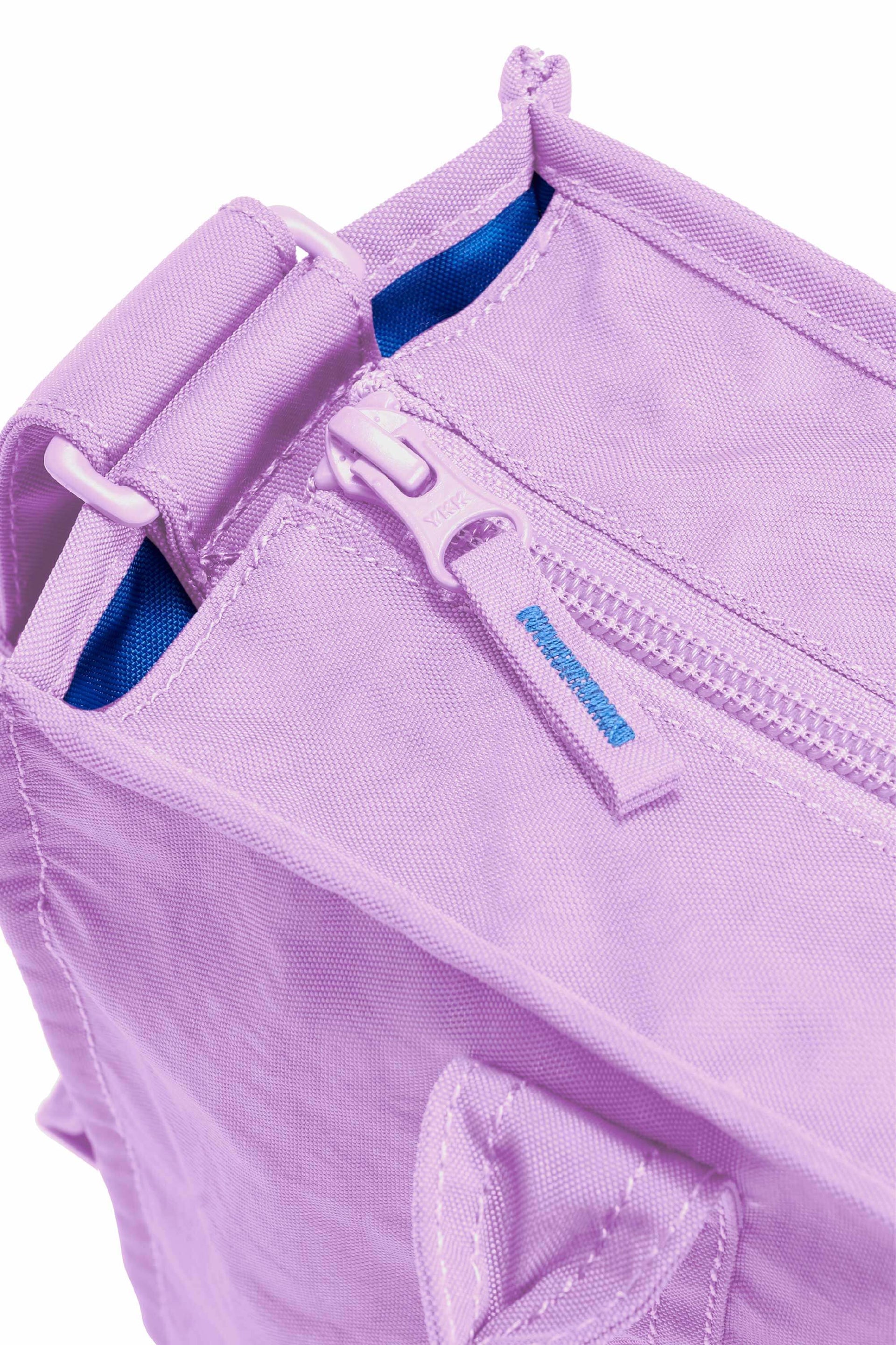 Home / Crunch Carryall 01